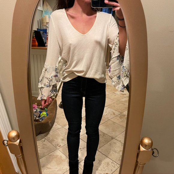 Red Haute | Tops | Red Haute Ivory Top Floral Ruffle Sleeves | Poshmark